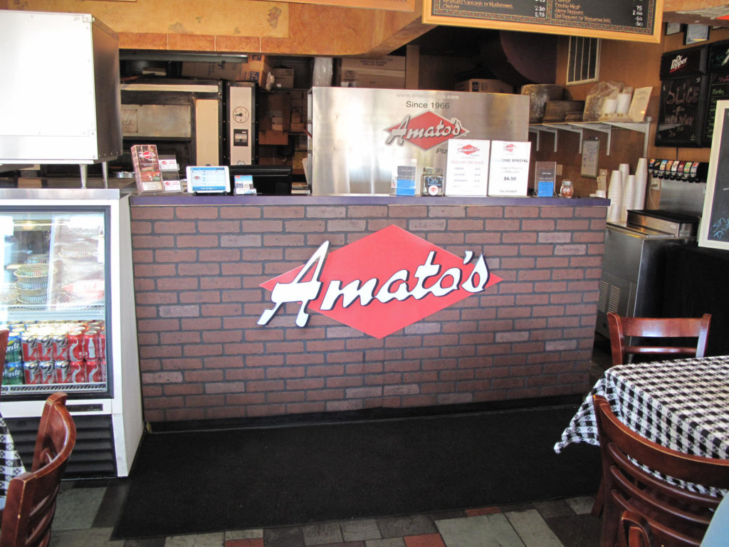 Amatos_Pizza_Indoor